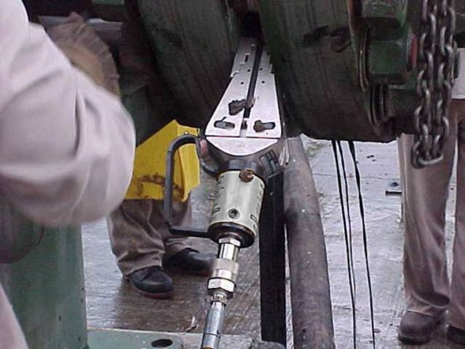 Equalizer Flange Spreading Wedge: Drive a Wedge… | Specialised Force